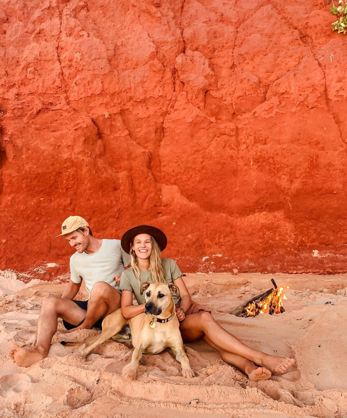 Vanlife with Mandy, Chris & Ralph – Salty Aura