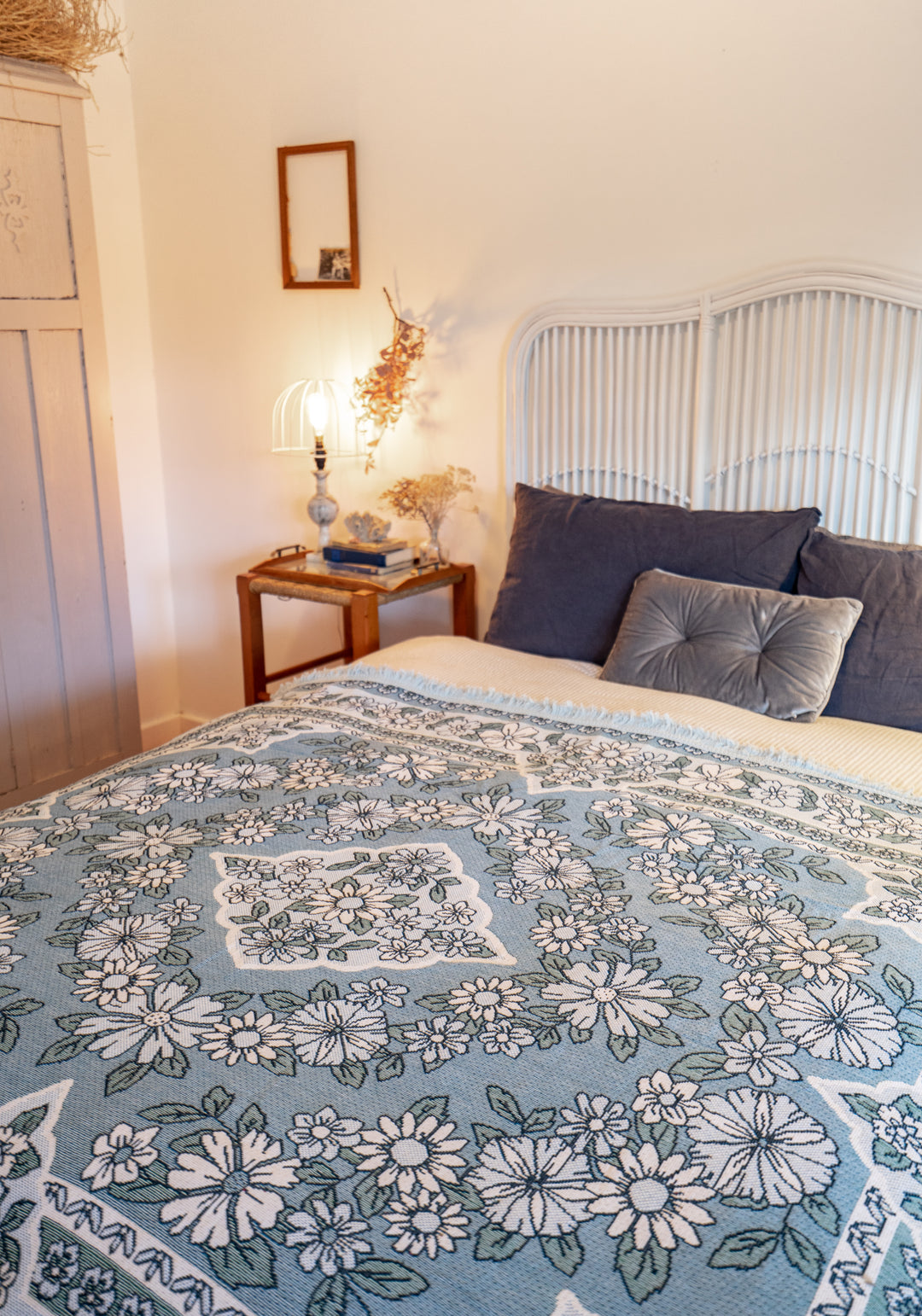 The Daisy Blue Rug – Salty Aura